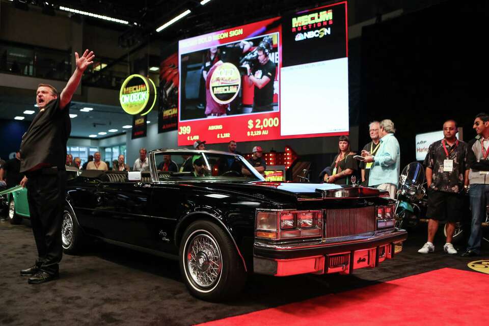 Mecum Auction brings hundreds of classic, rare cars to Seattle