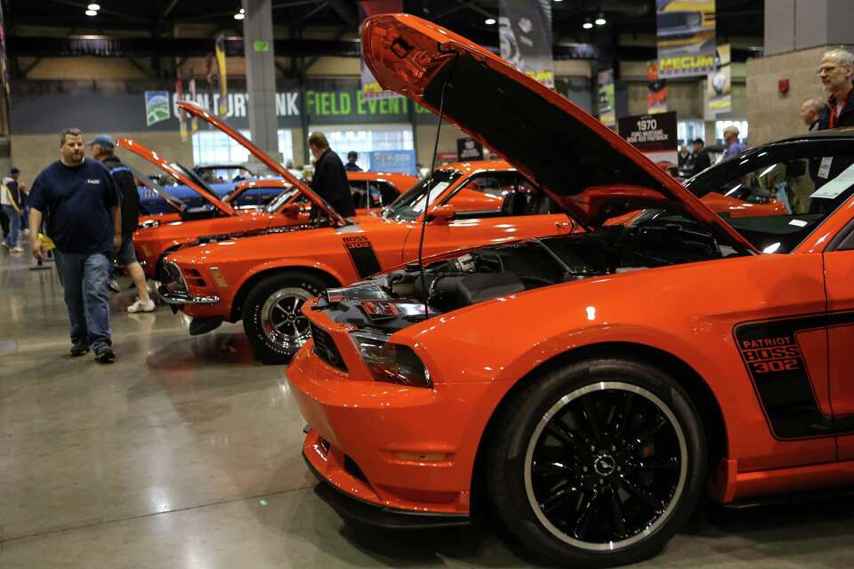 Mecum Auction brings hundreds of classic, rare cars to Seattle