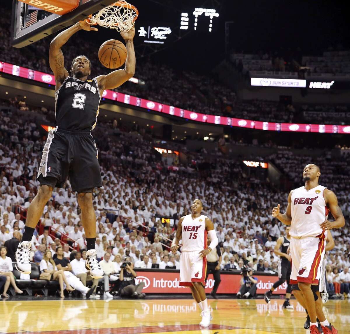 Meet Kawhi Leonard, get an autograph