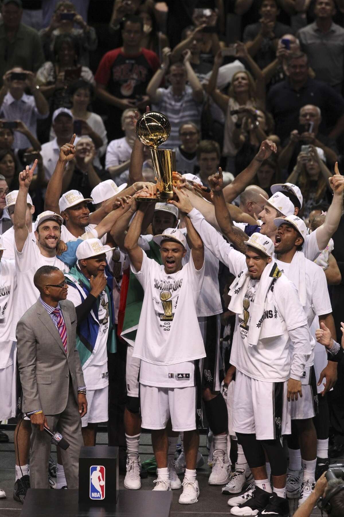 Spurs take a world of selfies on tour with championship trophy