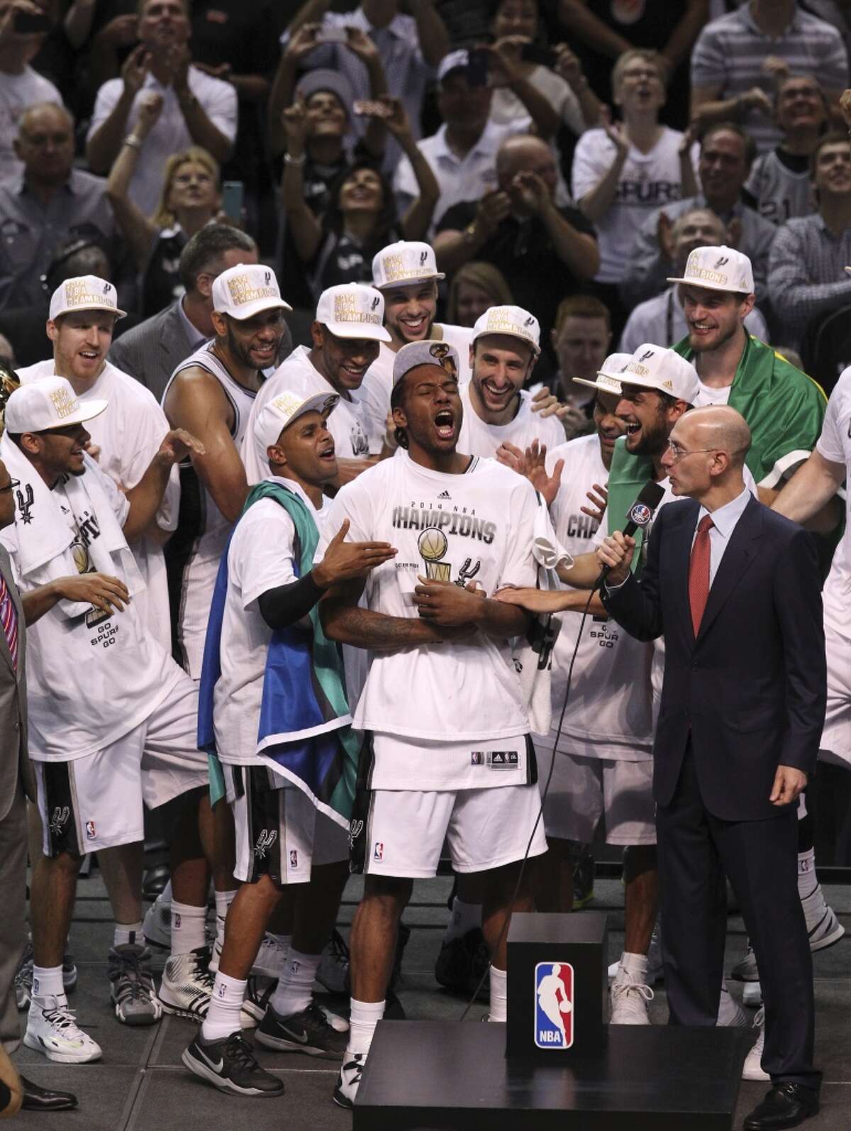 Spurs to celebrate win Wednesday in River Parade