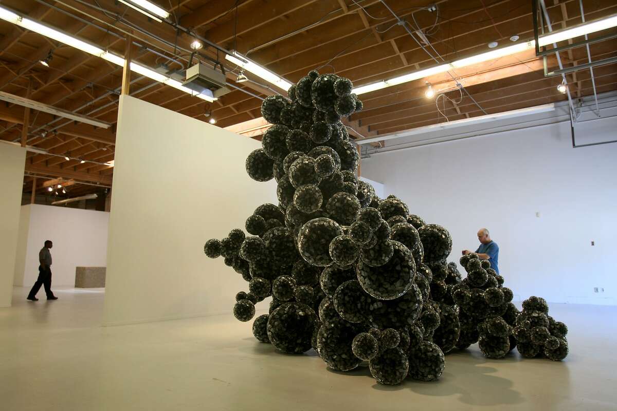 Tara Donovan exhibit closes Pace Menlo Park pop-up gallery