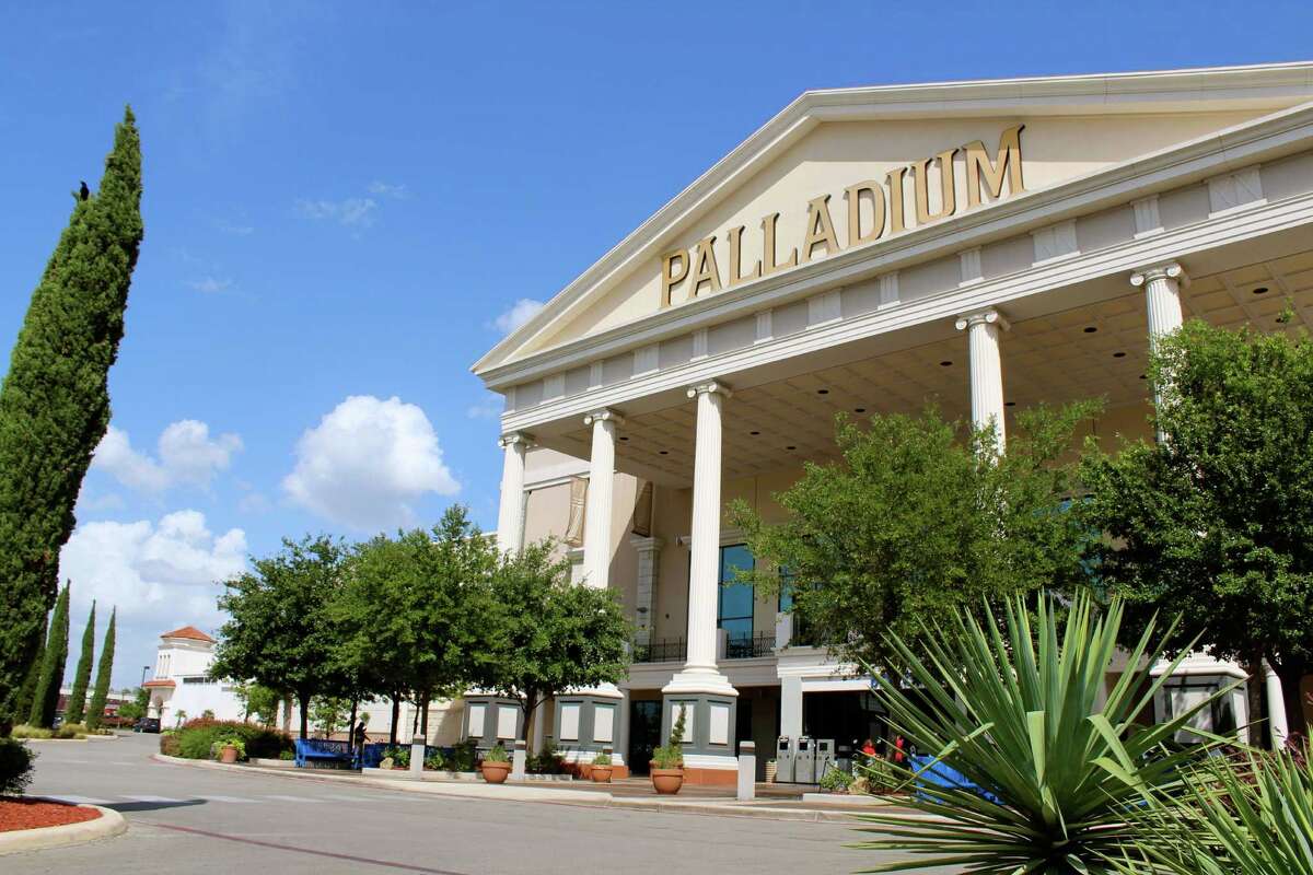 Soccer fans around S.A. watch USA in World Cup