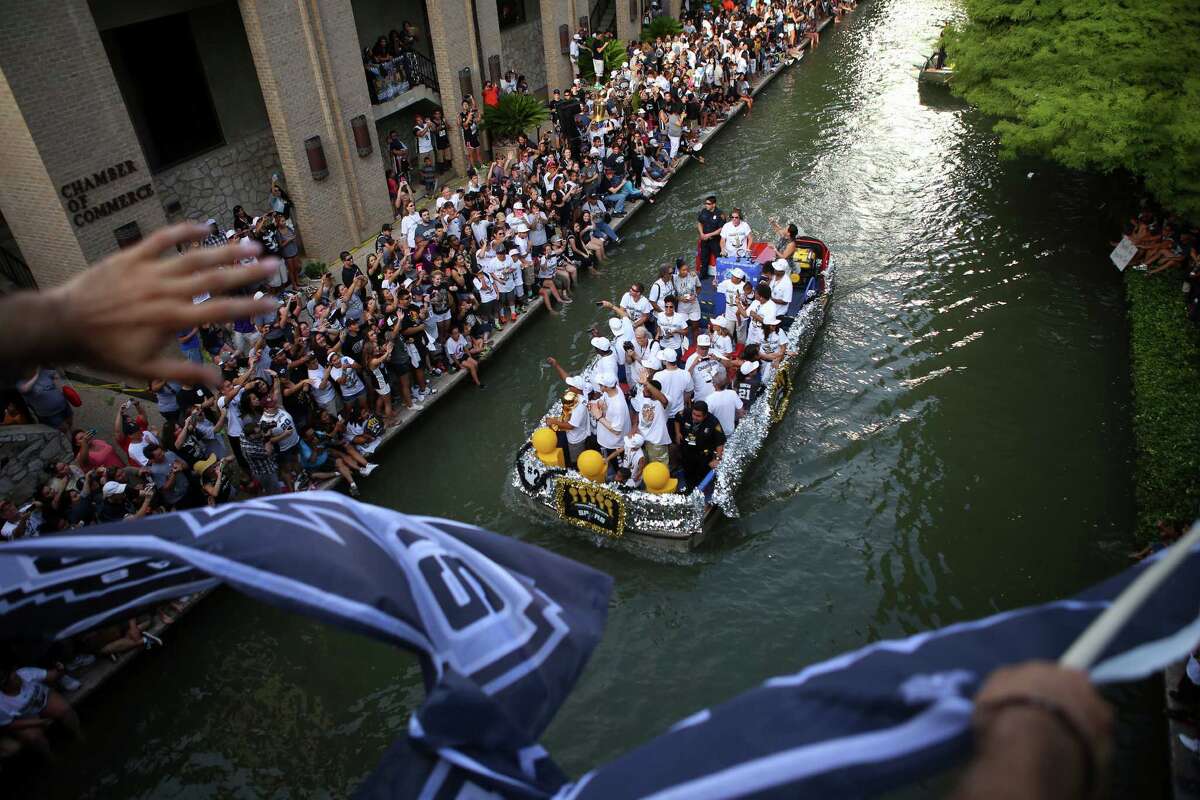 Spurs Caravan tour begins in Laredo