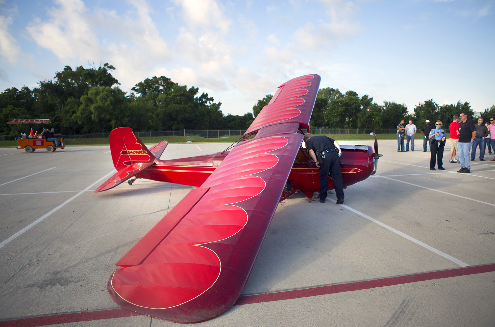 Plane falls from sky near Northwest Freeway