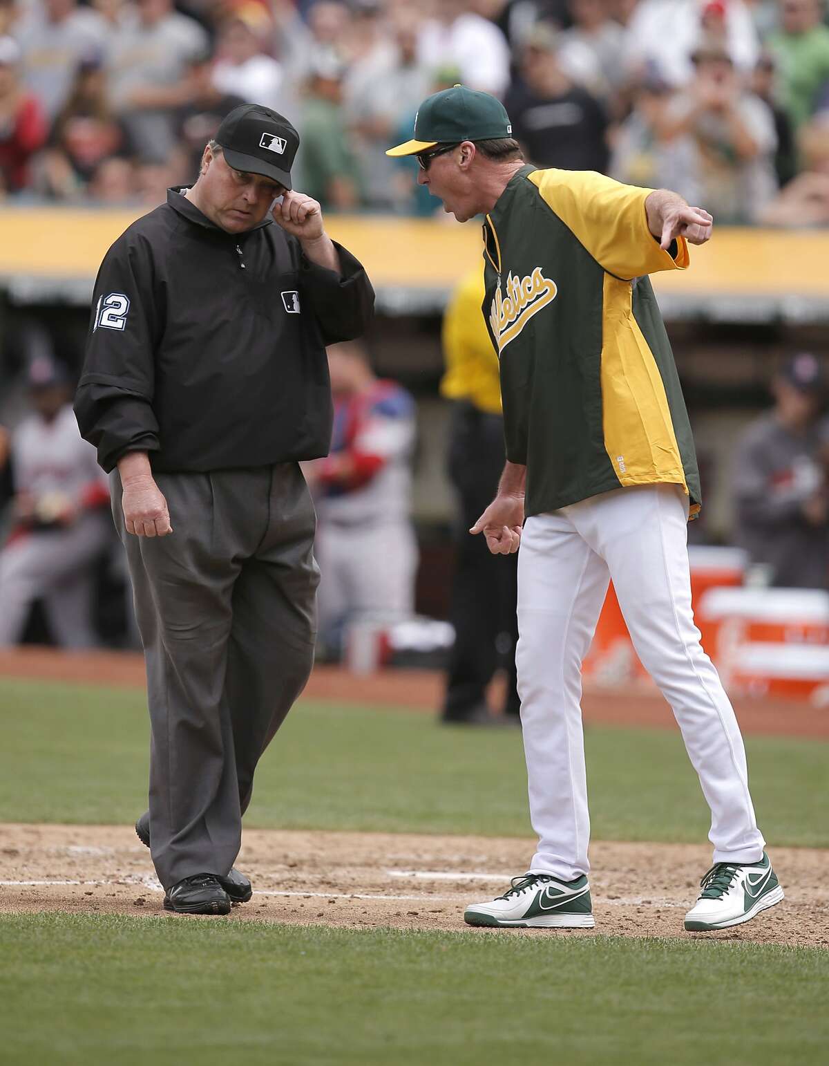 Crisp delivers again as A's win in 10th