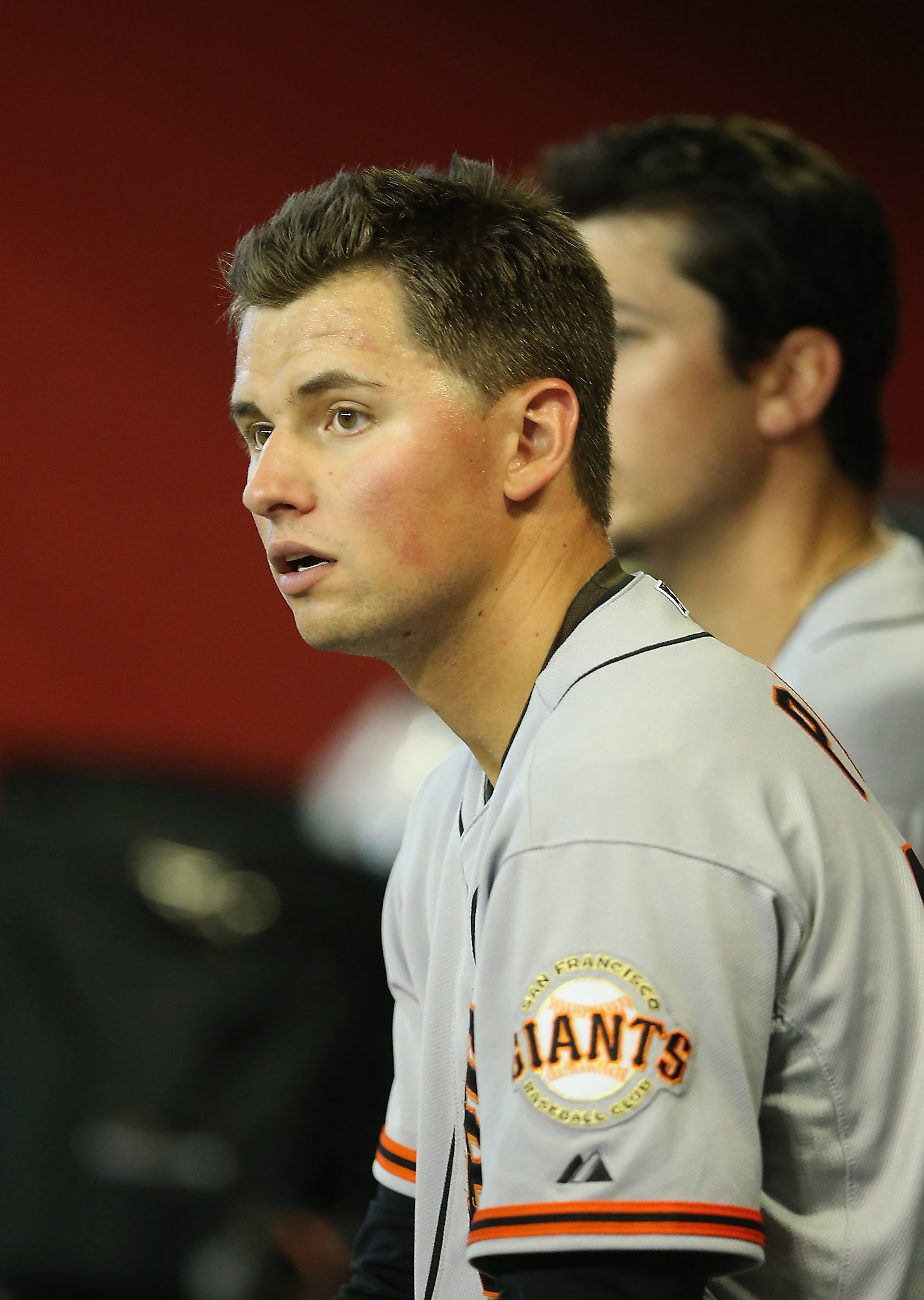 Bumgarner helps Giants top Diamondbacks