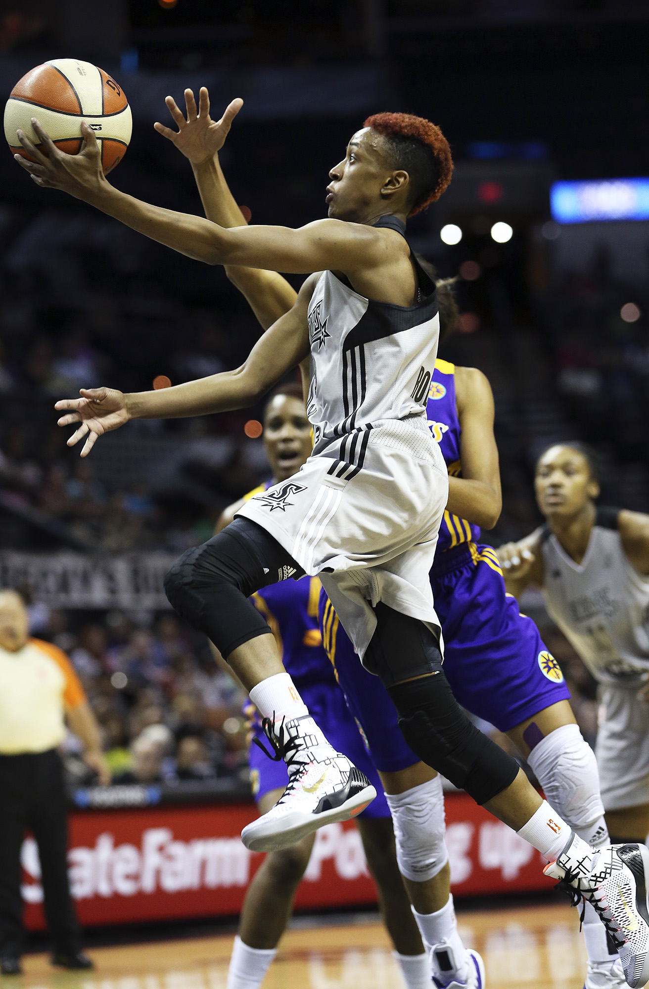 Robinson lifts Stars to third straight win