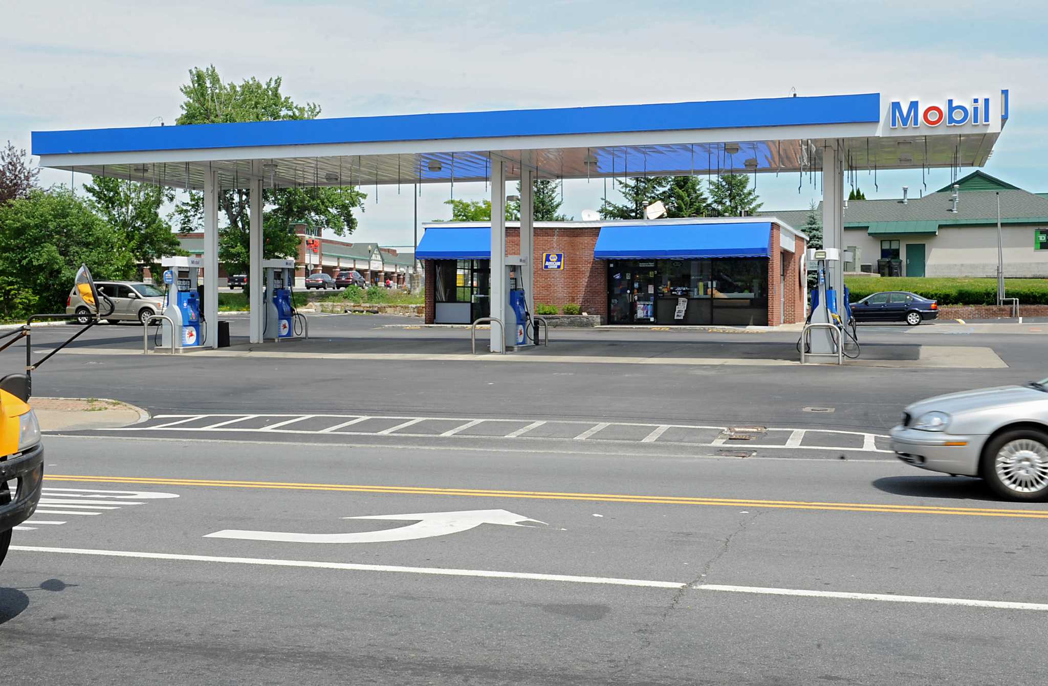 Stewart's looking to take over Mobil store