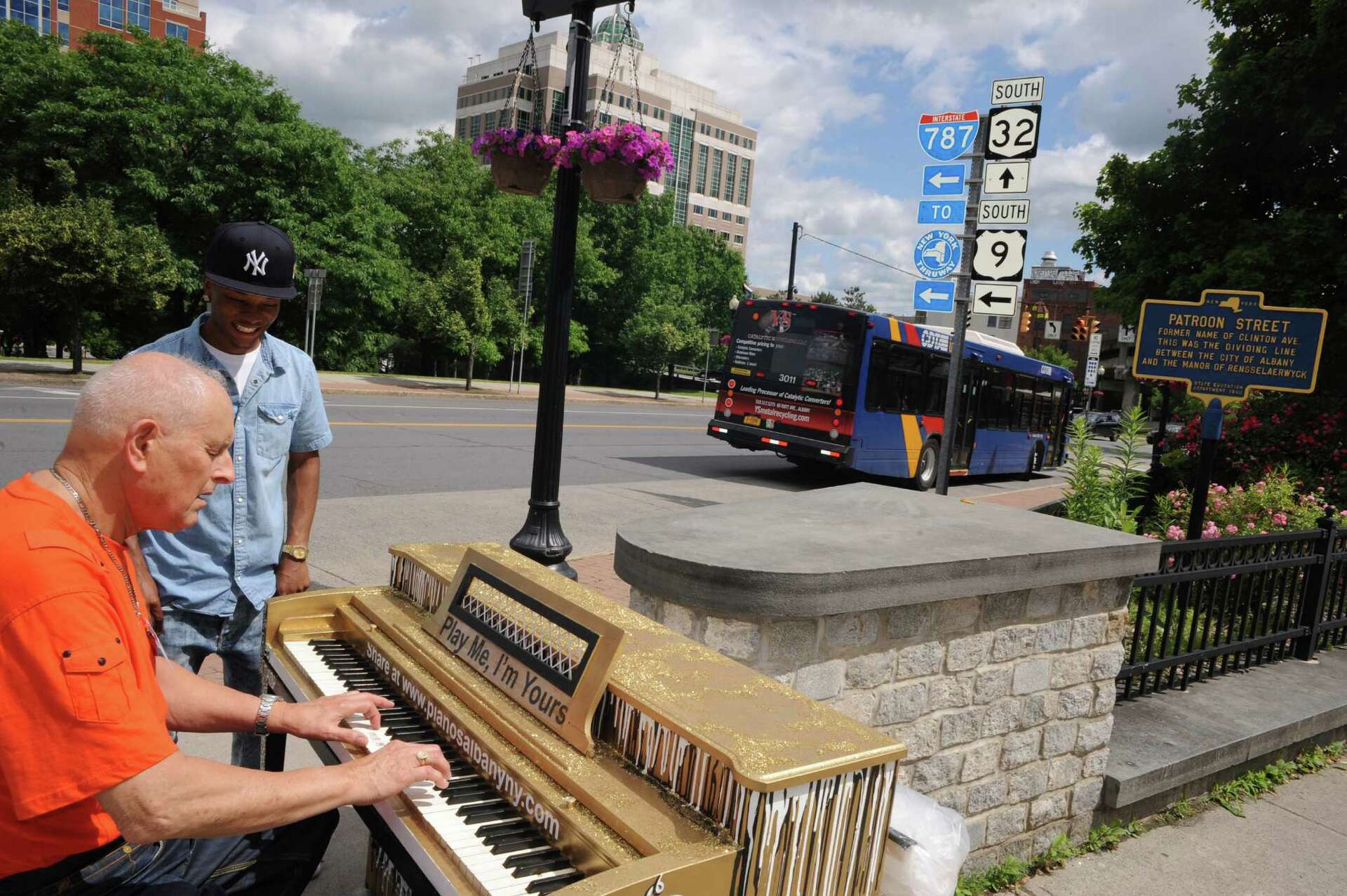 A piano maestro gives impromptu concerts on Albany streets
