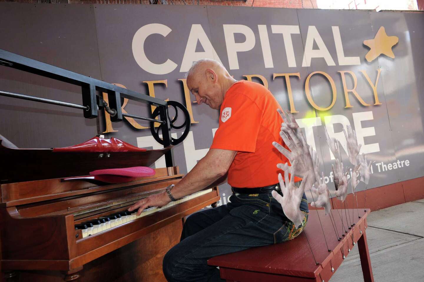 A piano maestro gives impromptu concerts on Albany streets