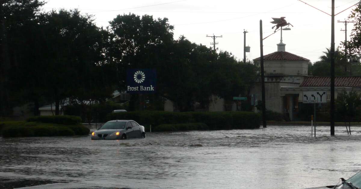 Storms pound San Antonio, bring Flash Flood Warning
