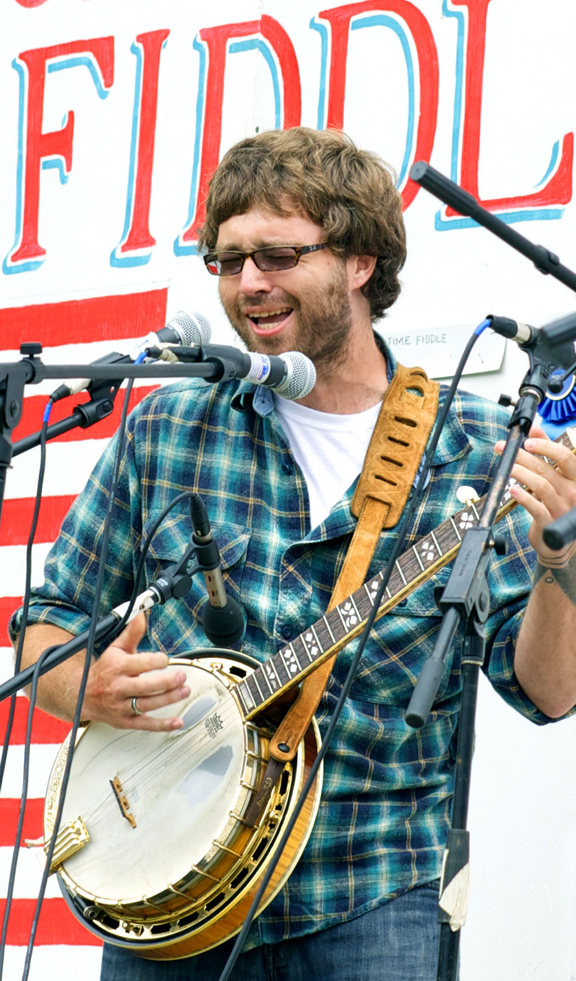 'Pickin' n' Fiddlin' in Roxbury