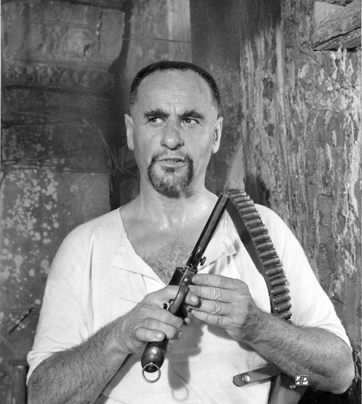 Acclaimed character actor Eli Wallach dies at 98