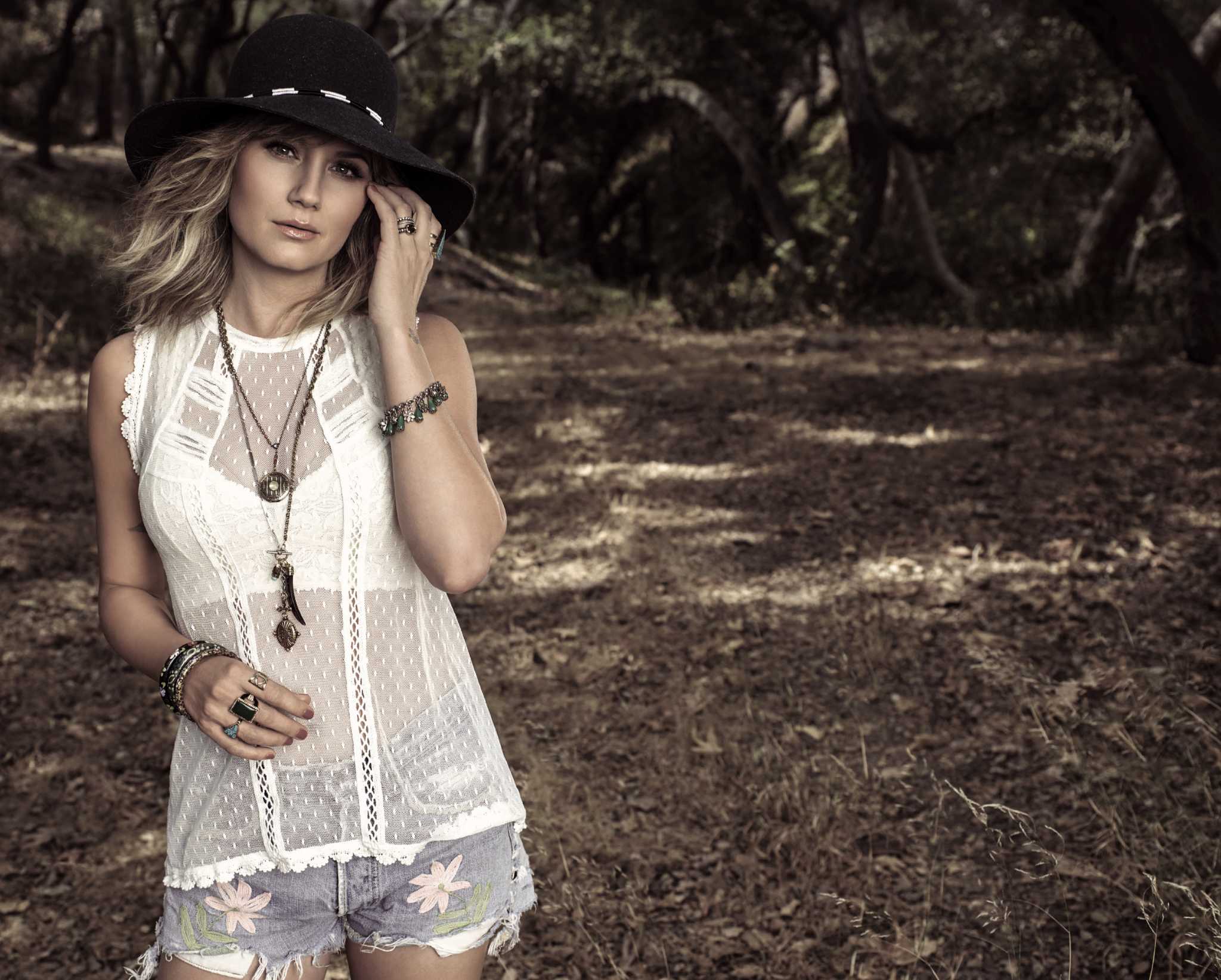 Nettles ready for the risks of a solo career