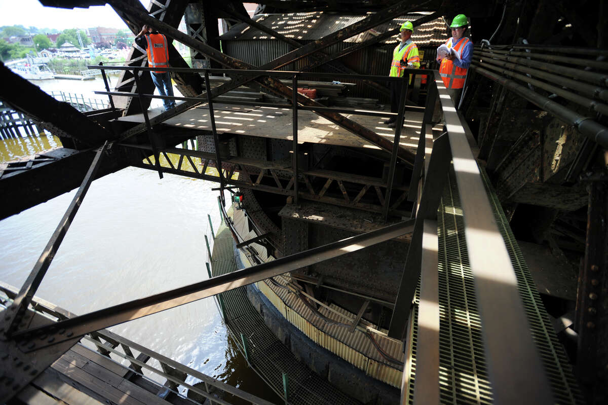 Norwalk rail bridge takes an army to keep running