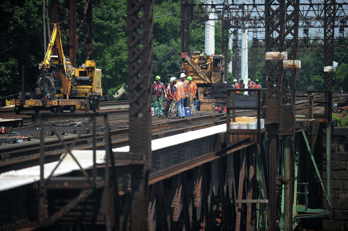 Norwalk rail bridge takes an army to keep running