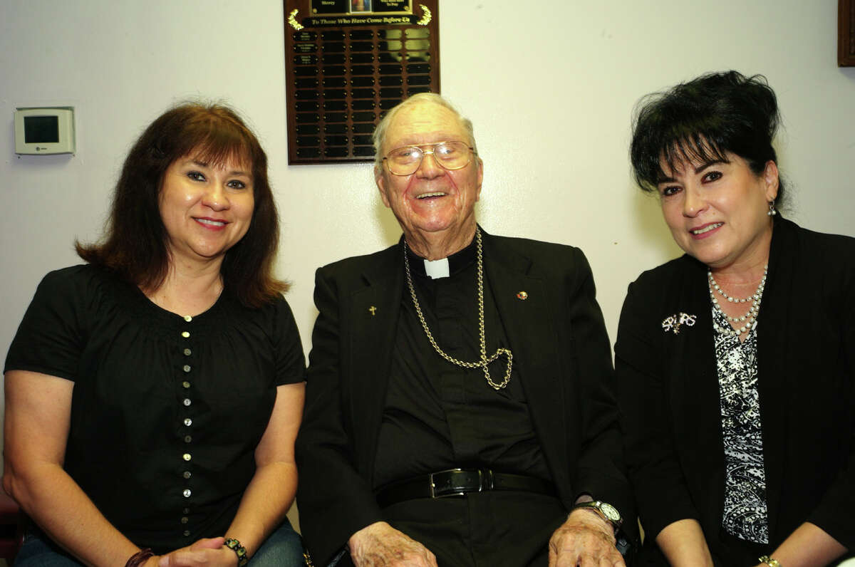 Bernard Popp, retired S.A. bishop, dies at 96