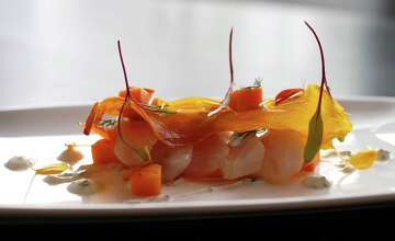 Chef Holley returns with Midtown seafood restaurant