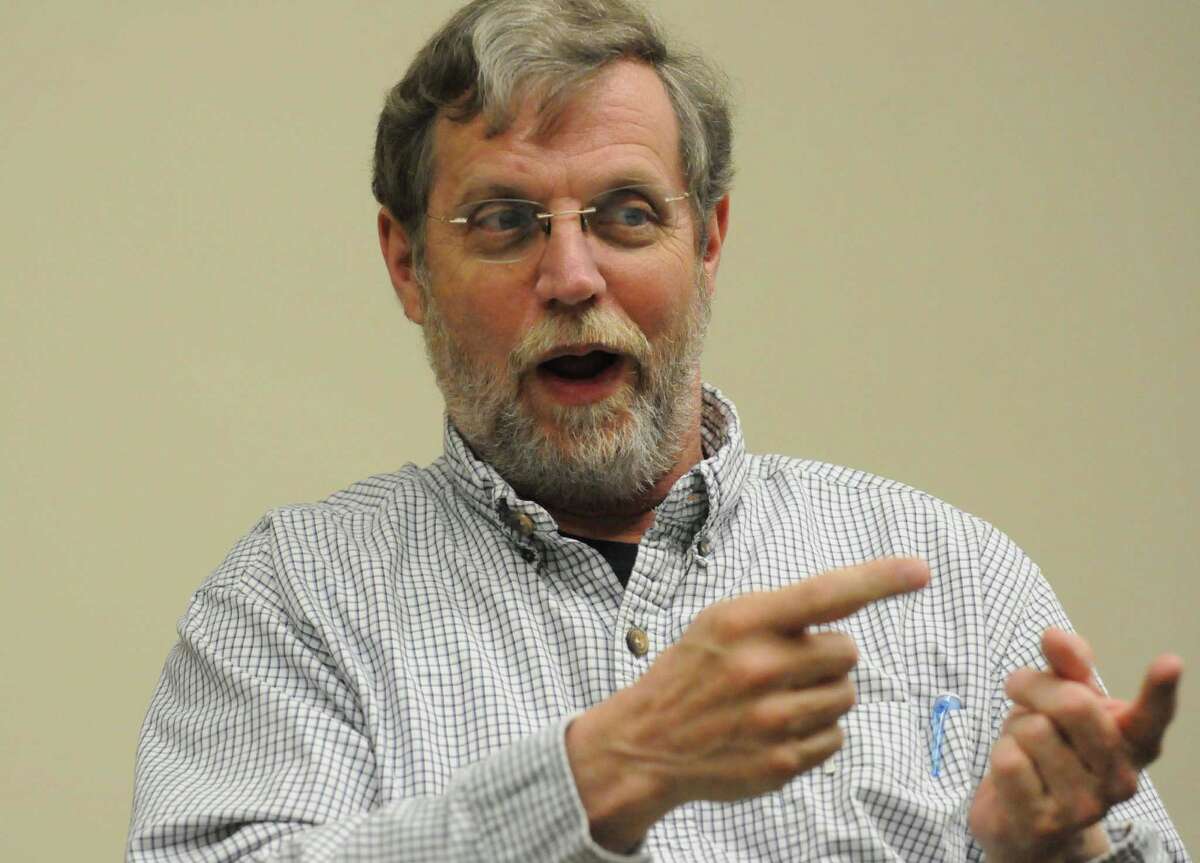 Services for deaf under fire