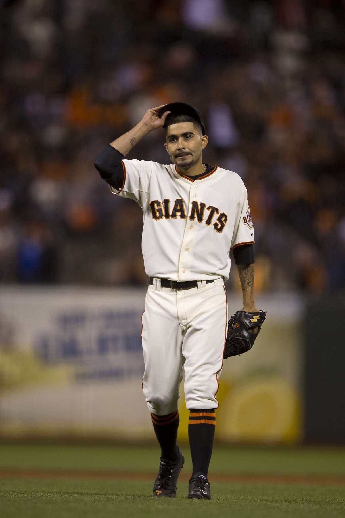 Giants' Sergio Romo loses closer role