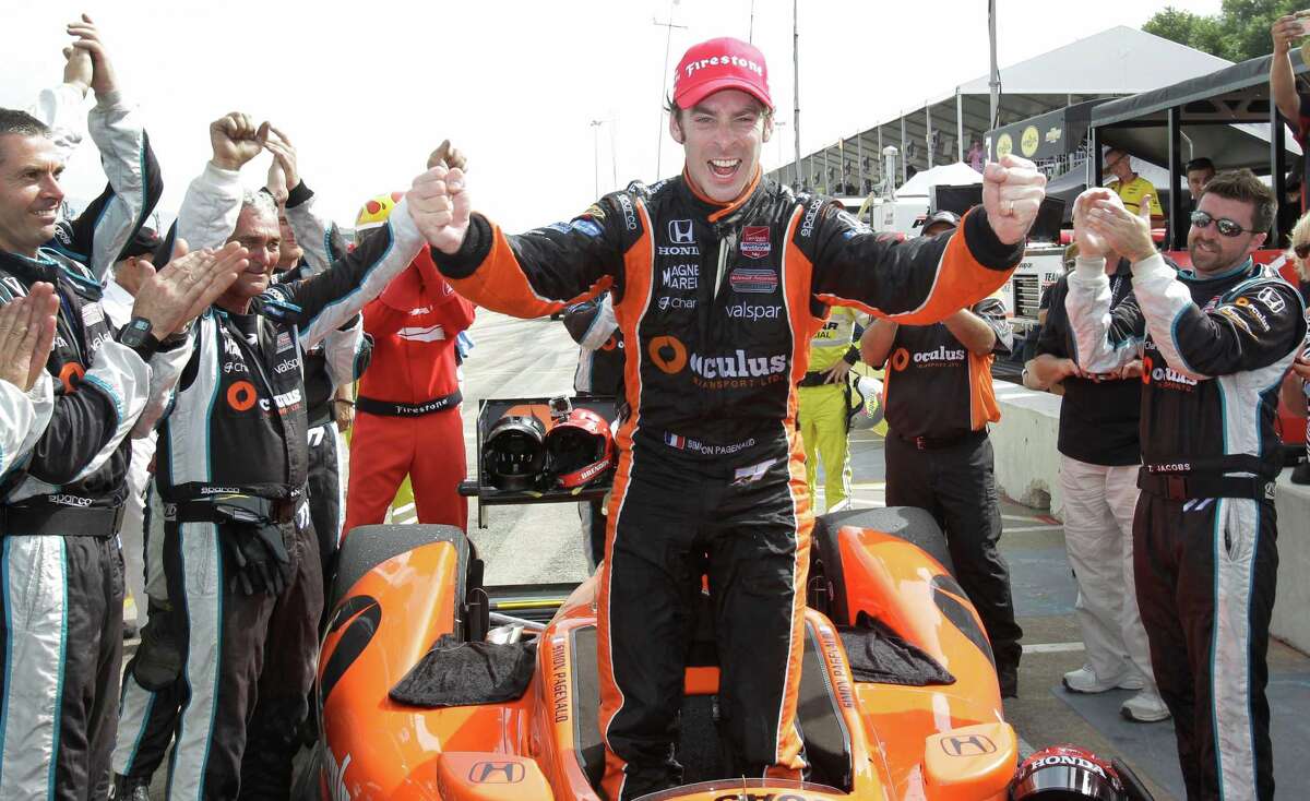 Castroneves takes pole in Grand Prix of Houston's Sunday race