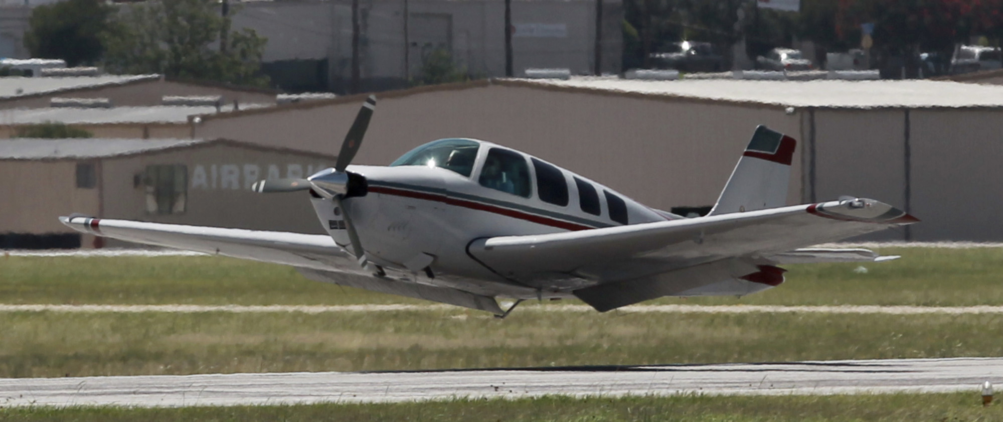 Prop plane makes crash landing at San Antonio International Airport