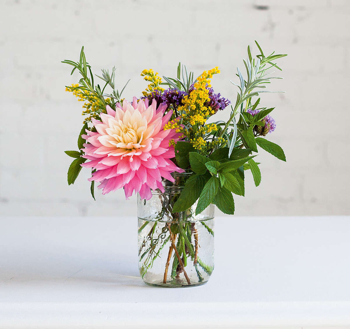 Guide to better flower arranging and decor