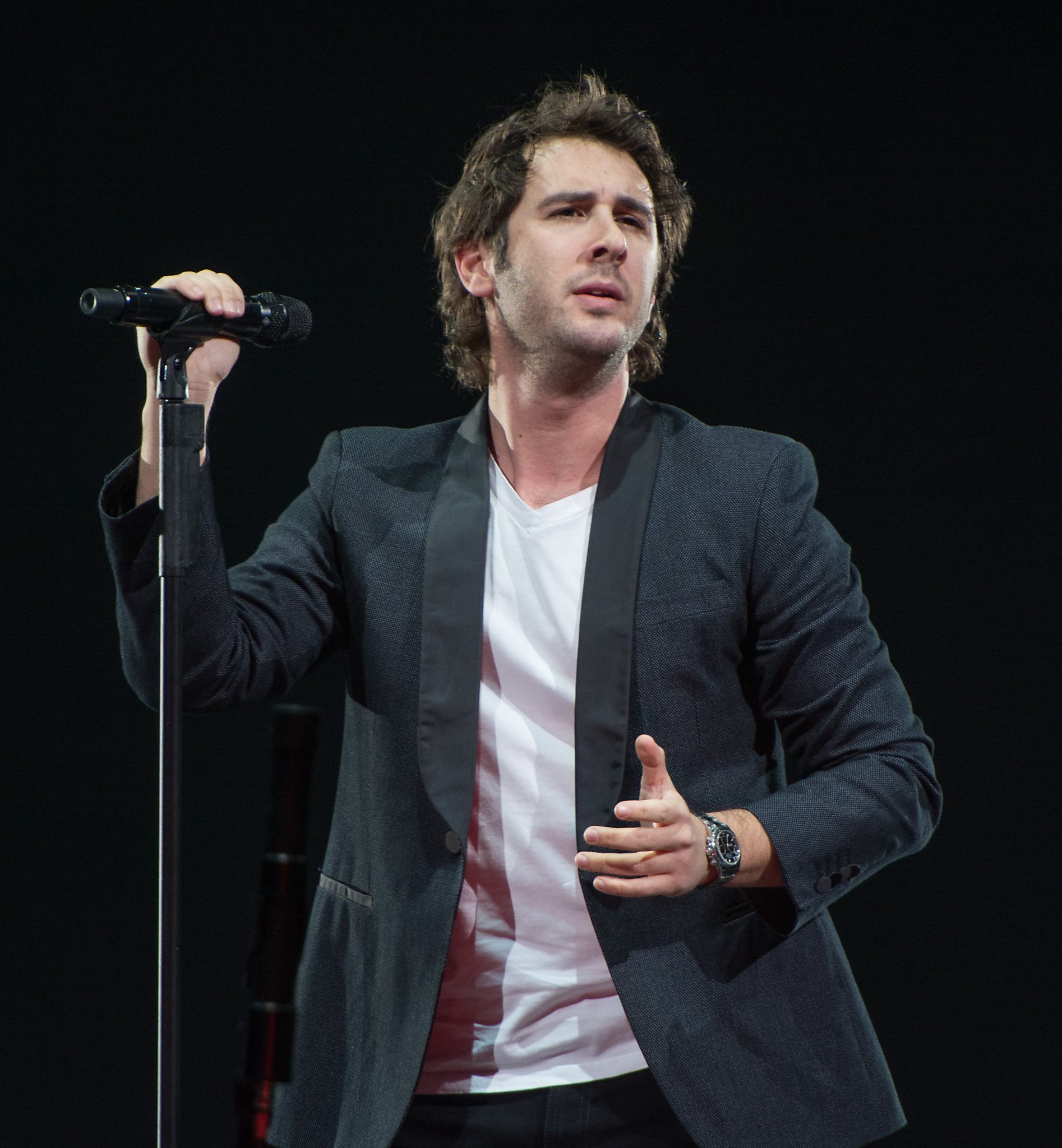 Singer Josh Groban letting his lighter side show