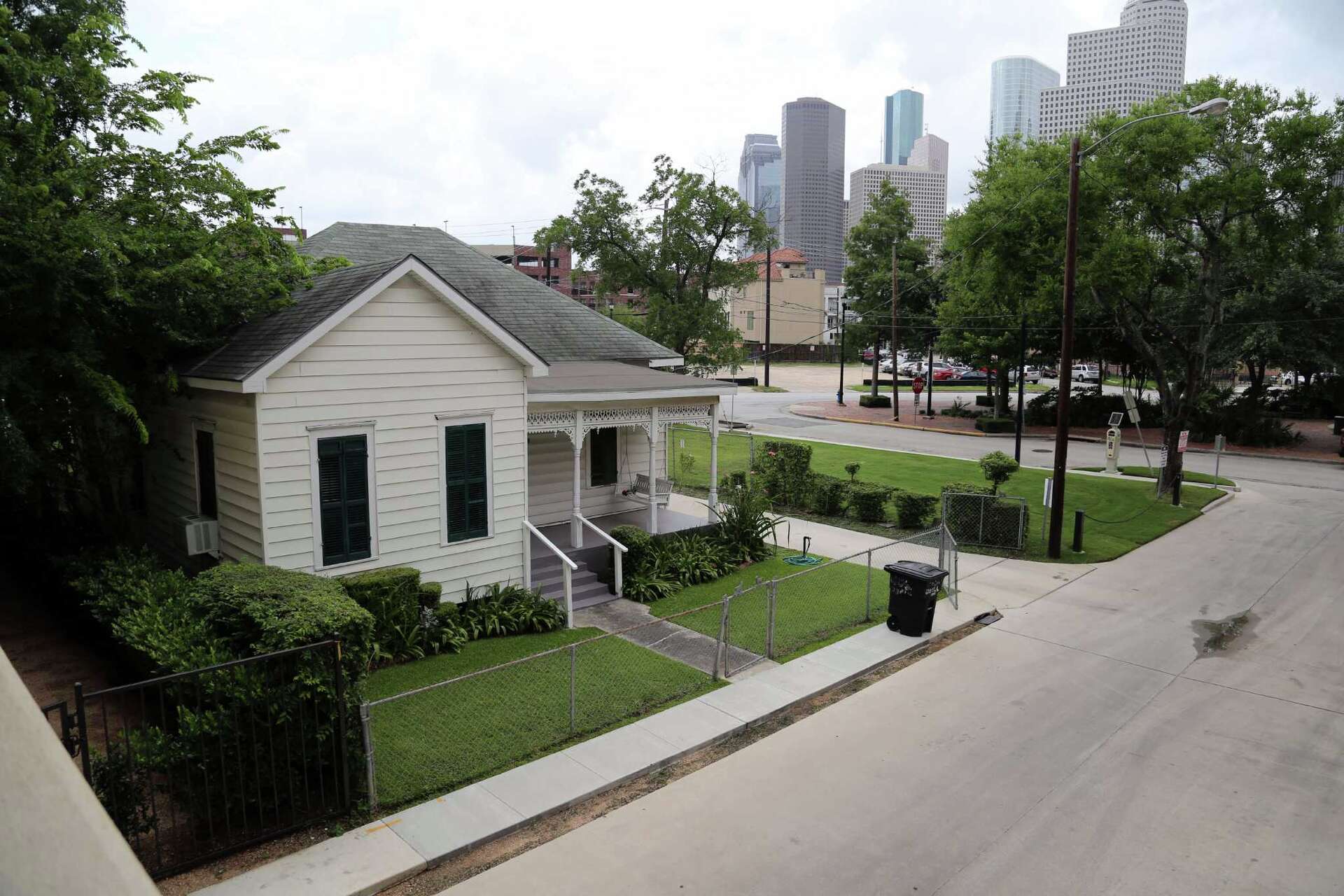 Holdouts a part of Houston's changing cityscape