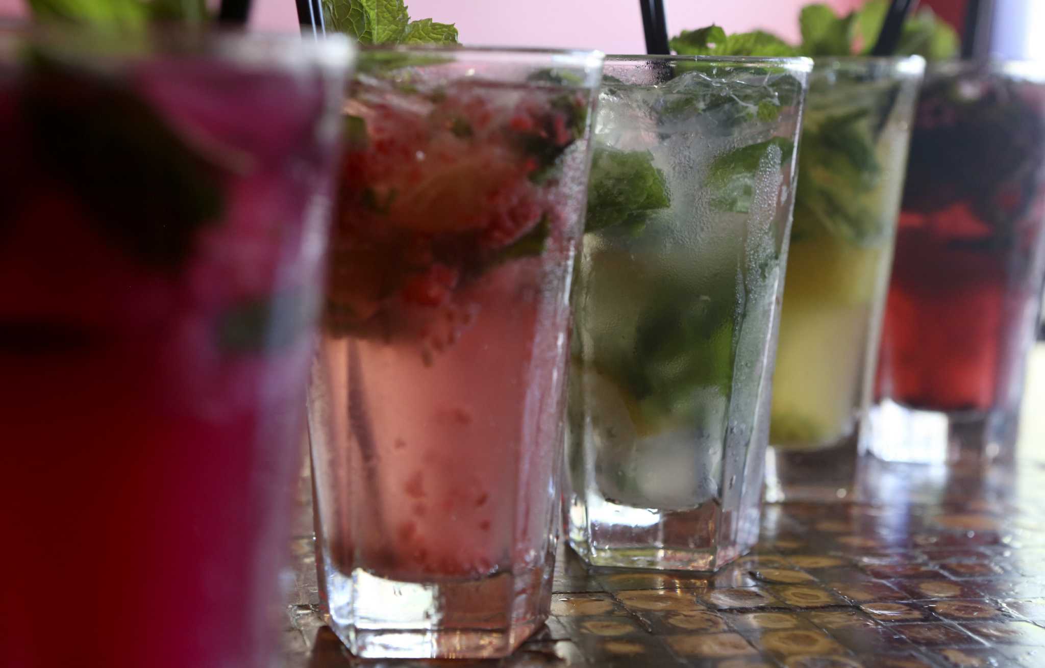 Raise your glass to the Spurs with a Miami cocktail