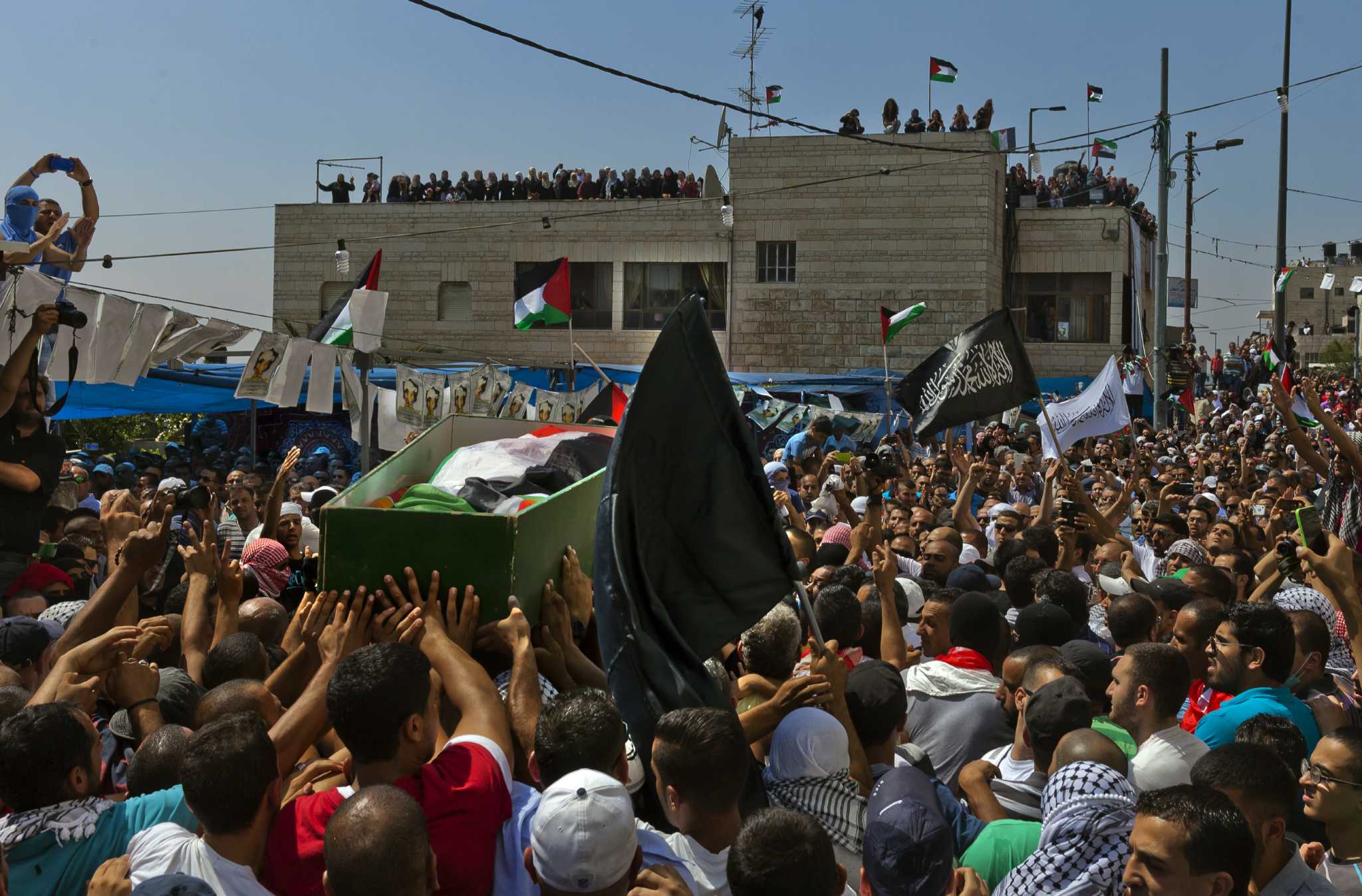 Clashes break out during Palestinian funeral