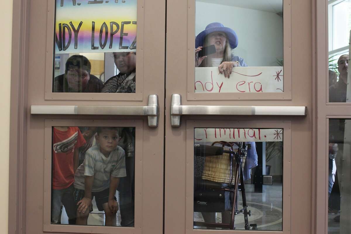 Expert witness in toy-gun case has history of siding with police