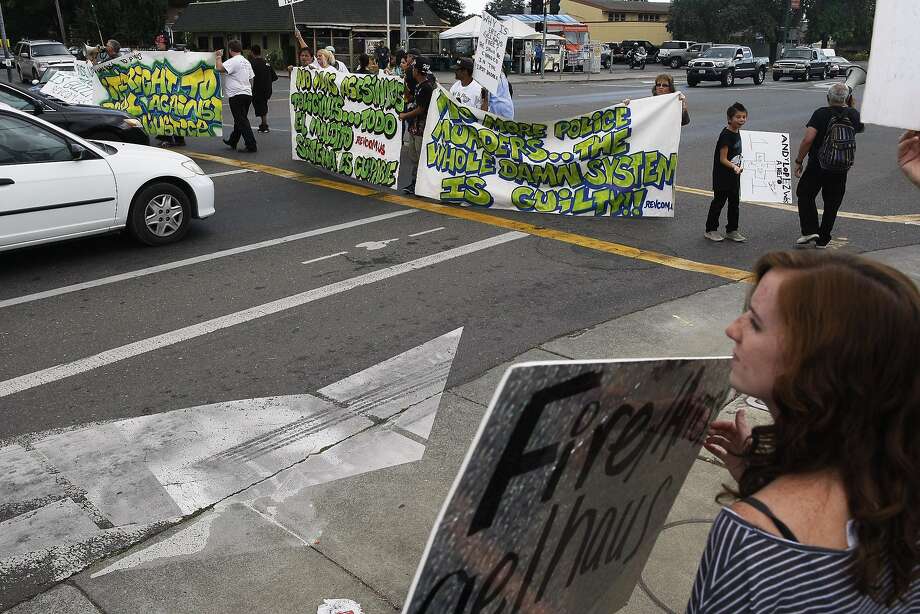 Expert witness in toy-gun case has history of siding with police - SFGate