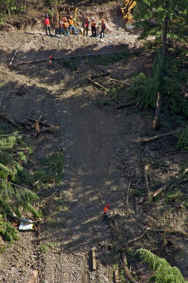 Boeing 737 fuselages removed from Montana river after train derails ...