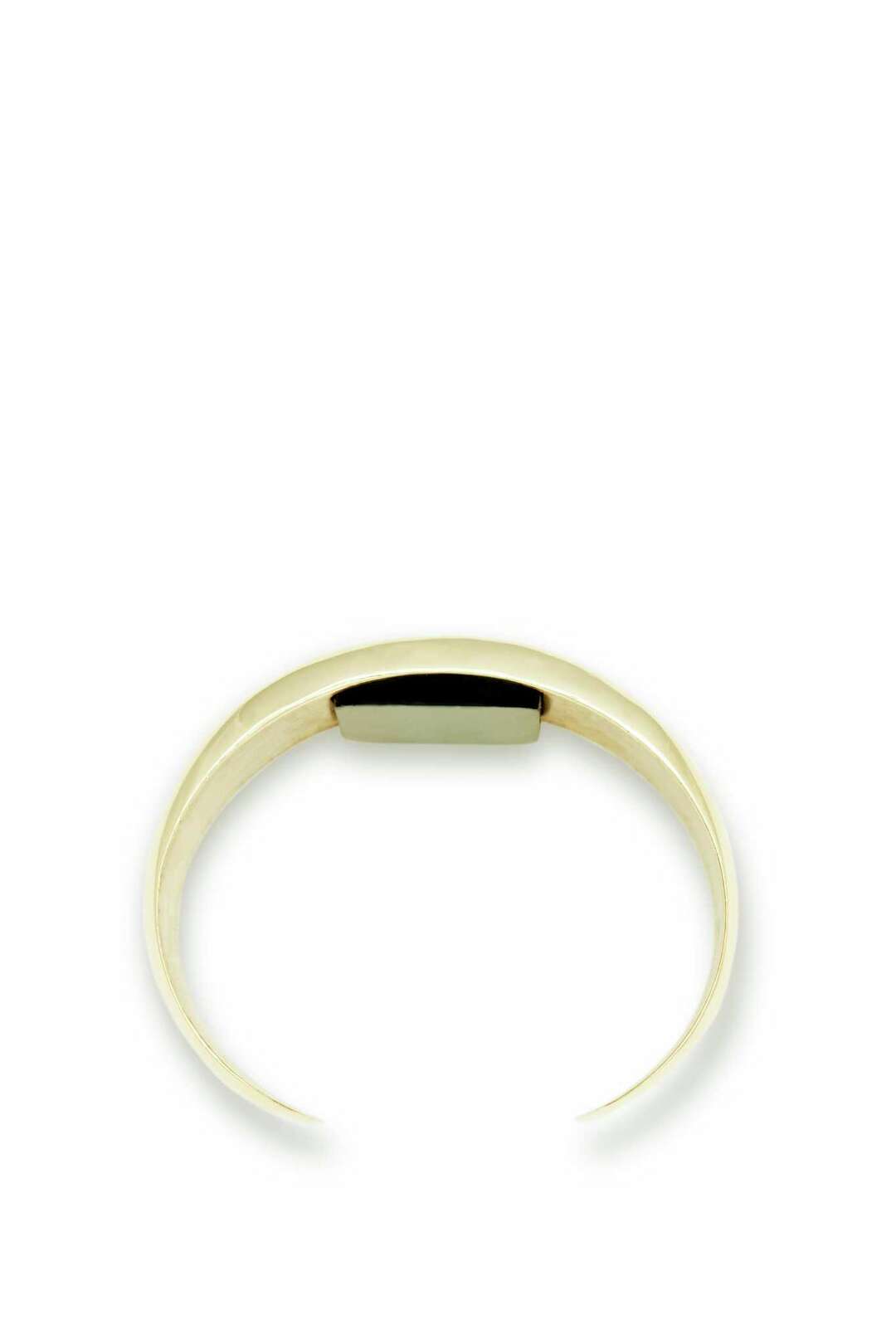 This wearable Cuff bracelet can send emergency alerts