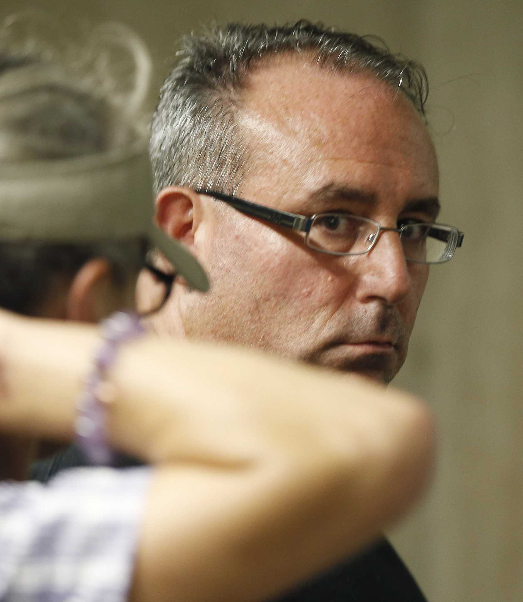 Hospital pharmacist charged in theft of 200K pills