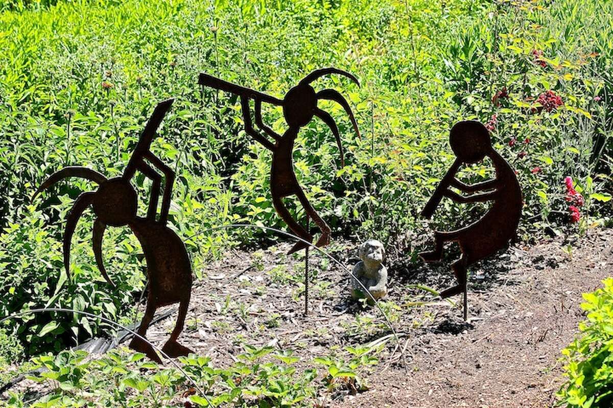 Capital Region Gives: Abstract art blossoms in country gardens