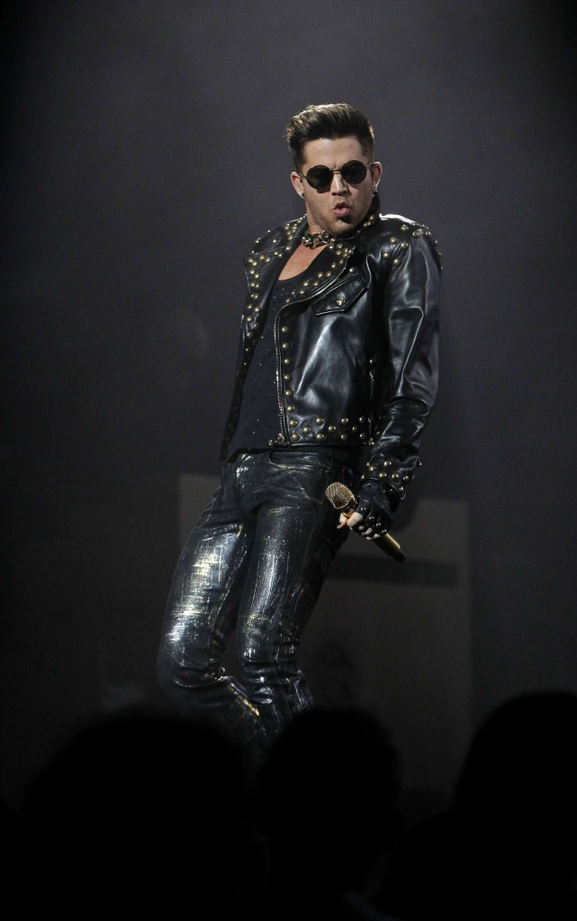 Review: With Lambert in the lead, Queen brings back musical memories ...