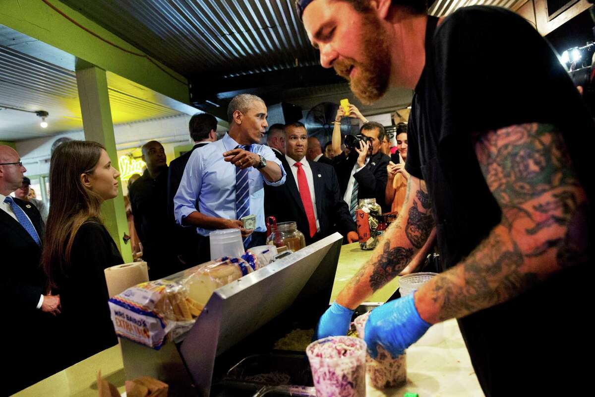 Obama buys lunch at famed BBQ eatery in Austin
