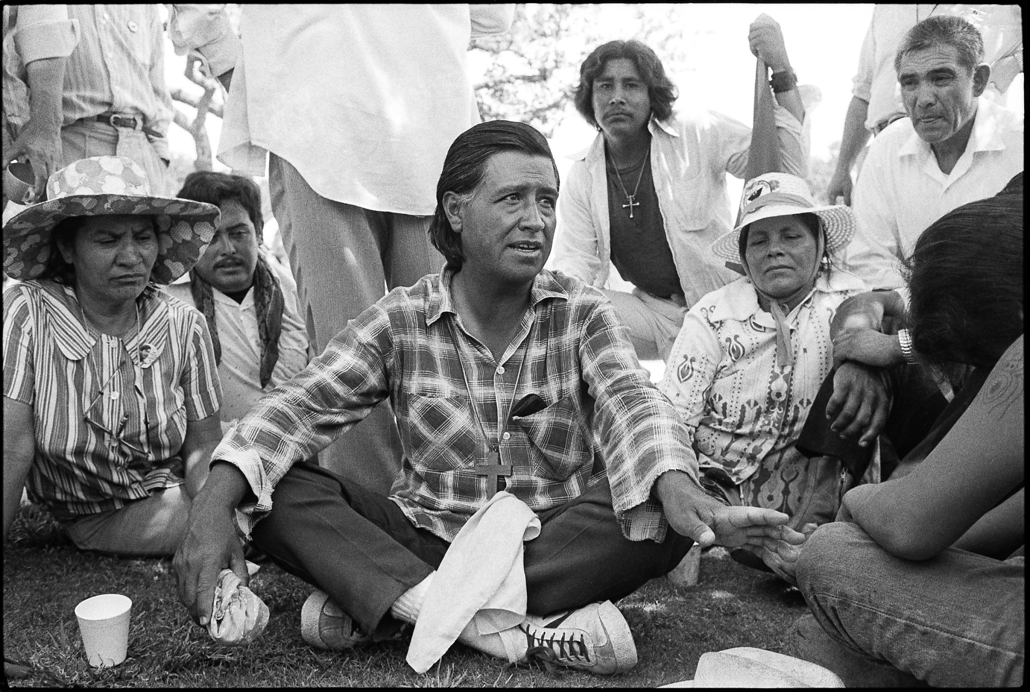 Newly found '75 Cesar Chavez photo highlights heartland show