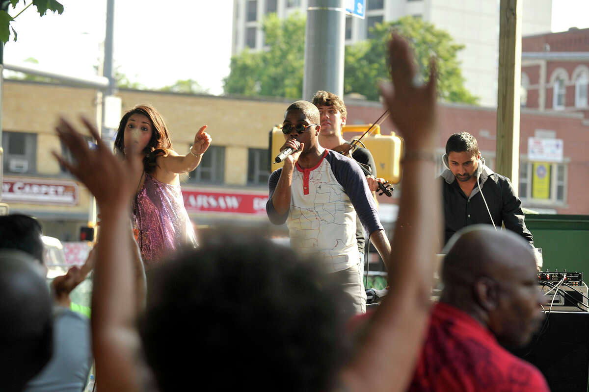 Alive@Five with KC and the Sunshine Band