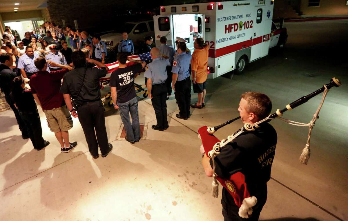 Investigators to examine protective equipment used by firefighter ...