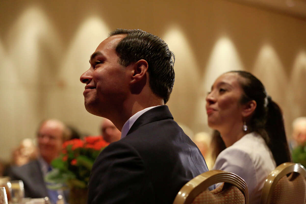 Julián and Erica Castro expecting a boy in December