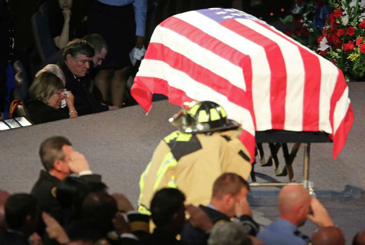 Hundreds march to honor fallen 21-year HFD veteran