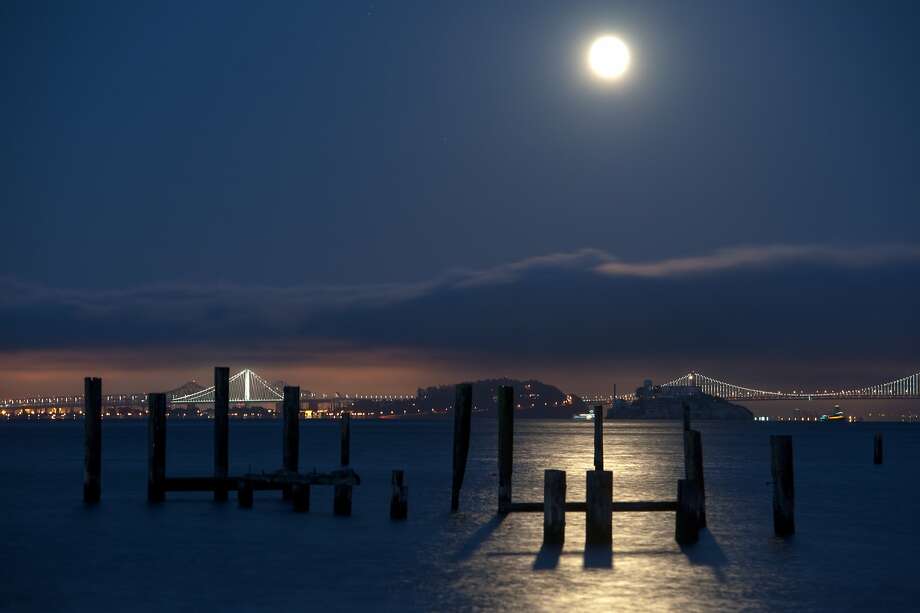 Rare, fully eclipsed moon to rise over the Bay Area - SFGate
