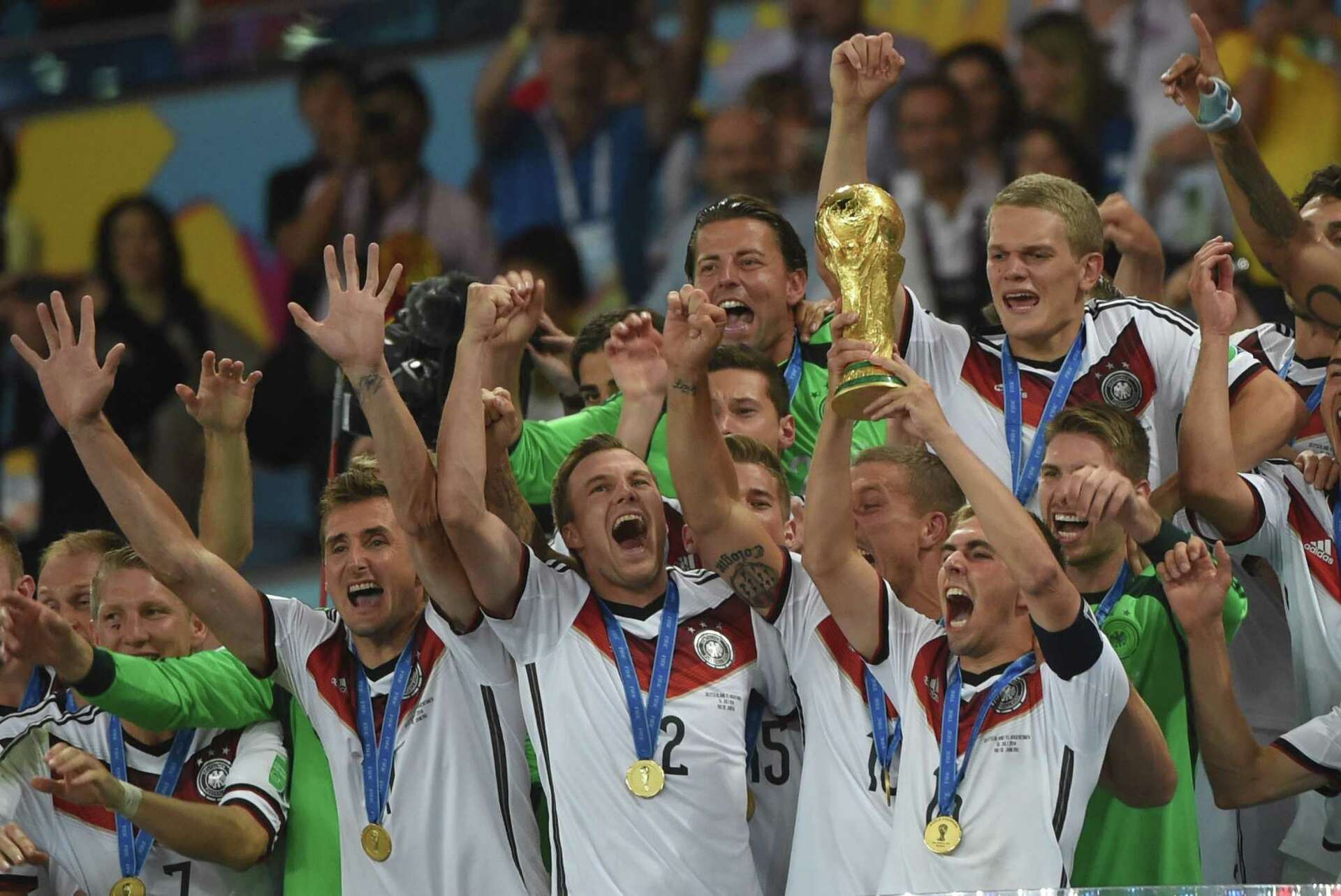 Goetze scores late to give Germany the World Cup