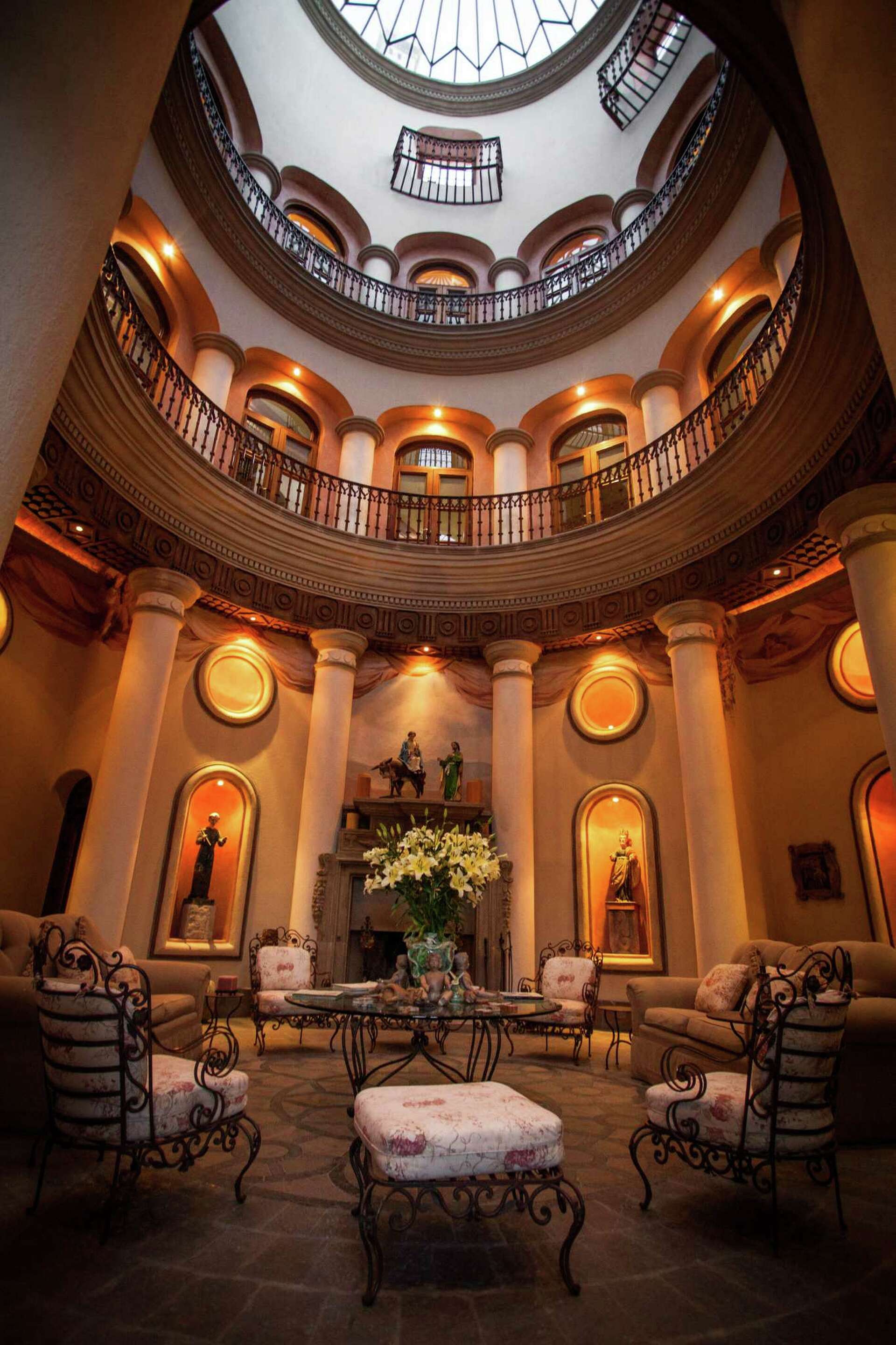 Take a spin through a Houston designer's Mexico mansion