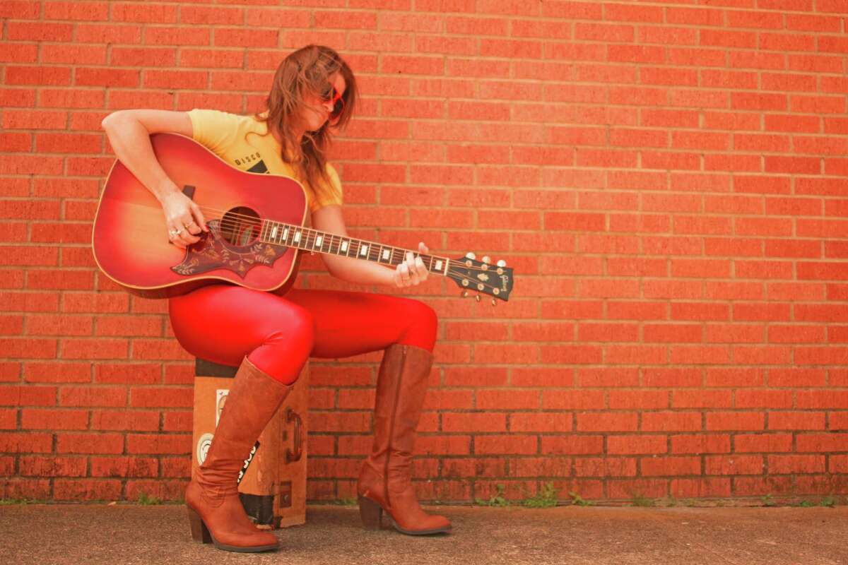 Finish the weekend with MoMo, Ludwick