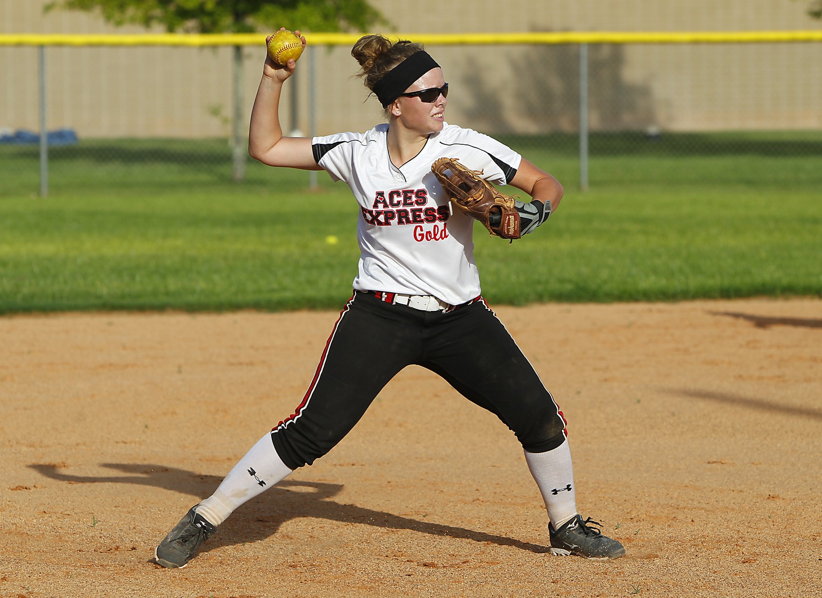 Aces setting softball standard